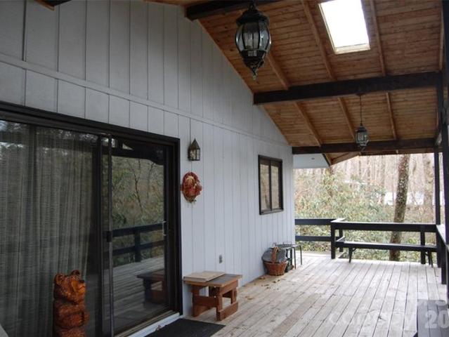 202 Knoll Cir, Newland, NC 28657