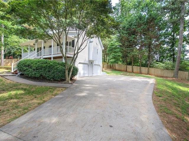 202 Hawkins Farm Cir, Ball Ground, GA 30107