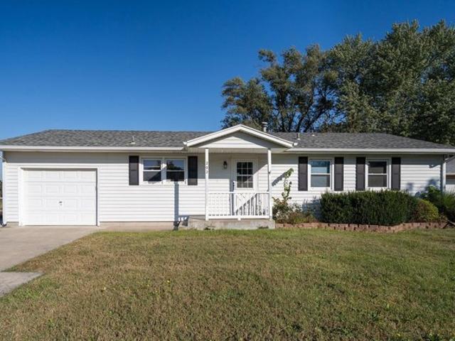 202 Haines Dr, Meriden, KS 66512