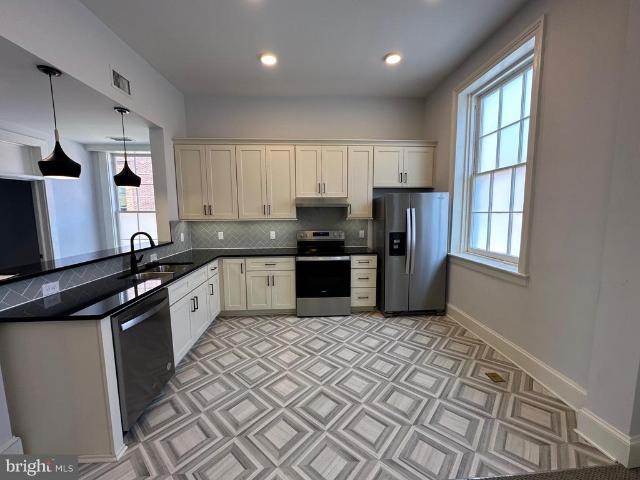 202 Hanover Street # 2D