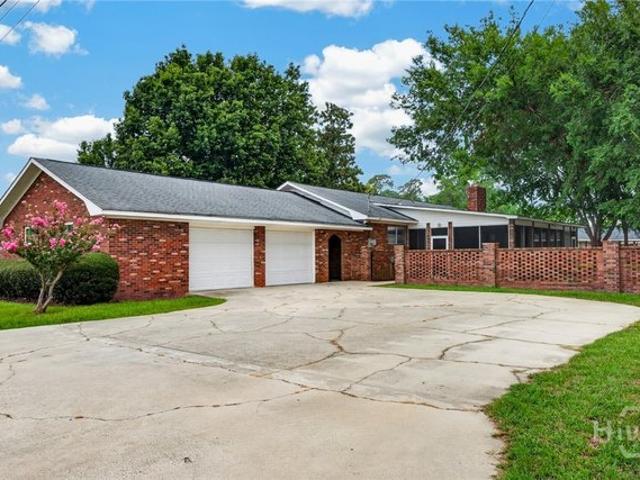 202 Hearn St, Claxton, GA 30417
