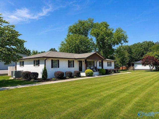 202 Helen St, Rainbow City, AL 35906