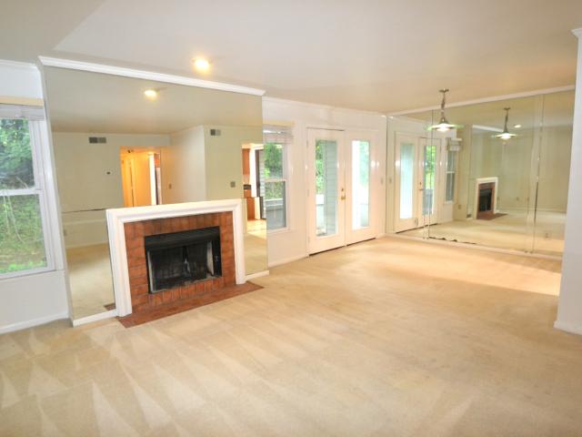 202 Hillsboro Pl