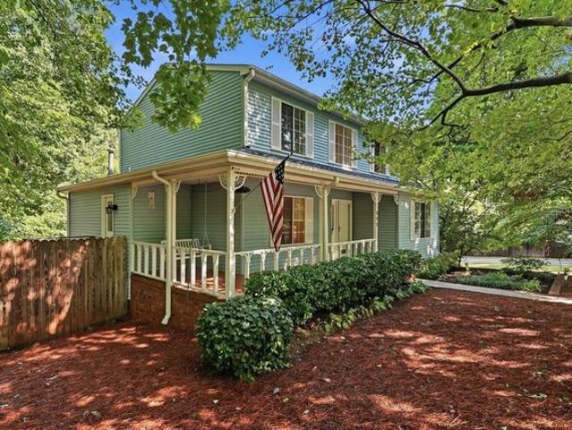 202 Indigo Dr, Cary, NC 27513