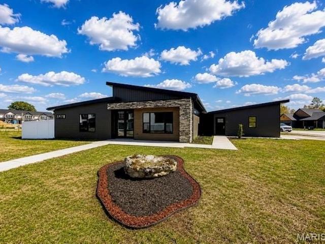 202 Jimmy H Dr, Jonesburg, MO 63351