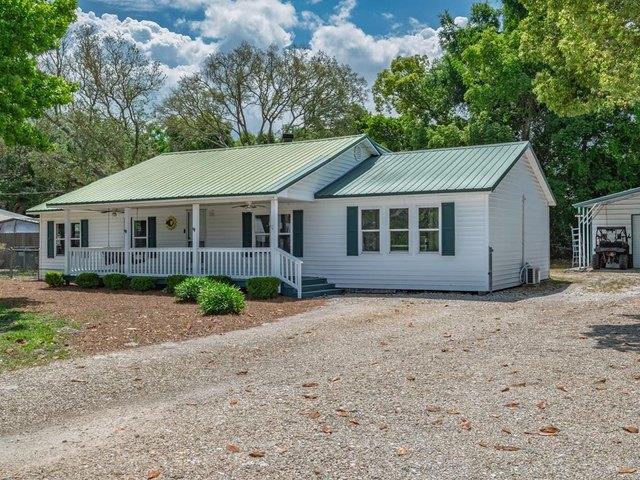 202 Old Ferry Dock Rd, Eastpoint, FL 32328