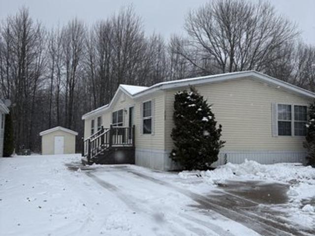 202 Oldbrook Ln, Port Huron, MI 48060