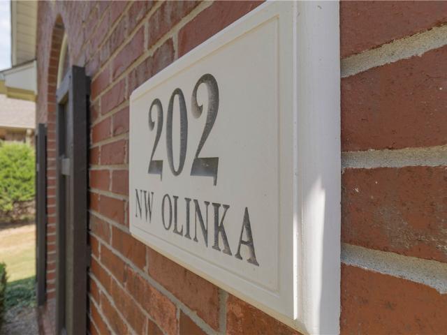 202 Olinka Pass Street