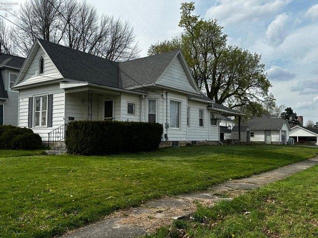 202 Louise Ave, Bellevue, OH 44811