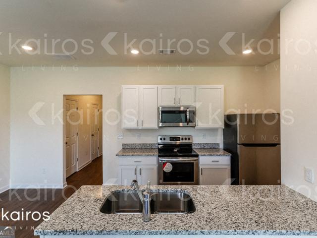 202 Long Island Drive SW