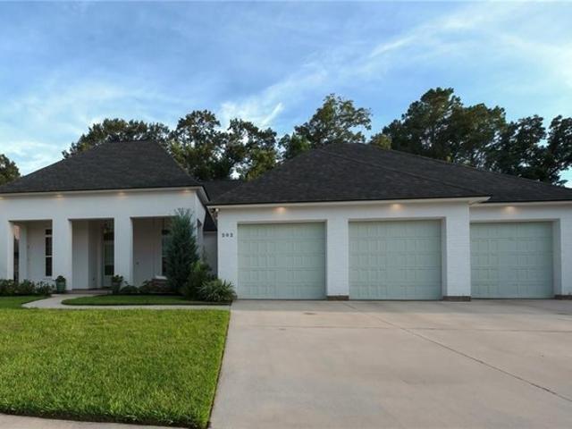 202 Long Oak Ln, Youngsville, LA 70592