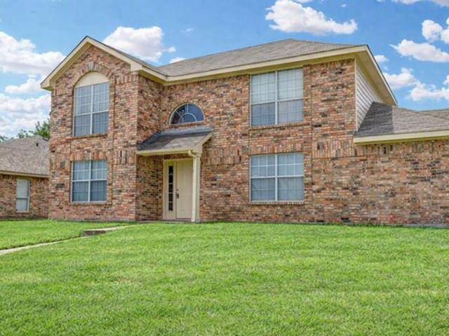 202 Lavender Dr, Cedar Hill, TX 75104