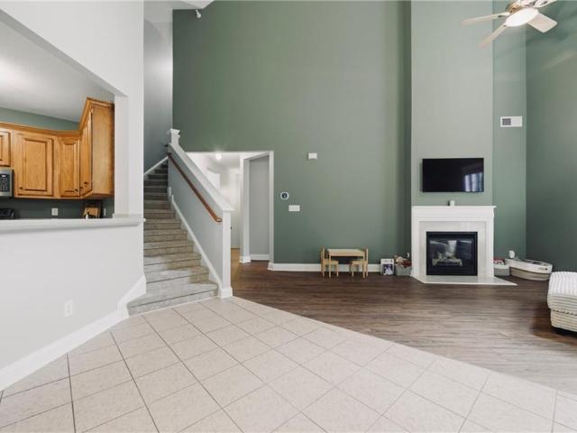 202 Lakeview CV