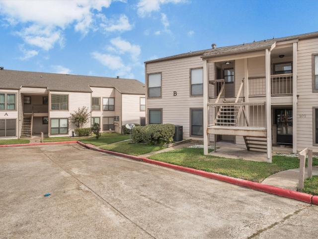 202 Lakeview Terrace A