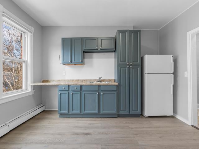 202 Mather St, Unit 3W, Hartford, CT 06112 | MLS #24153 | Compass