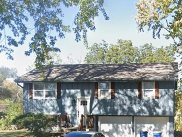 202 Meade St, Liberty, MO 64068