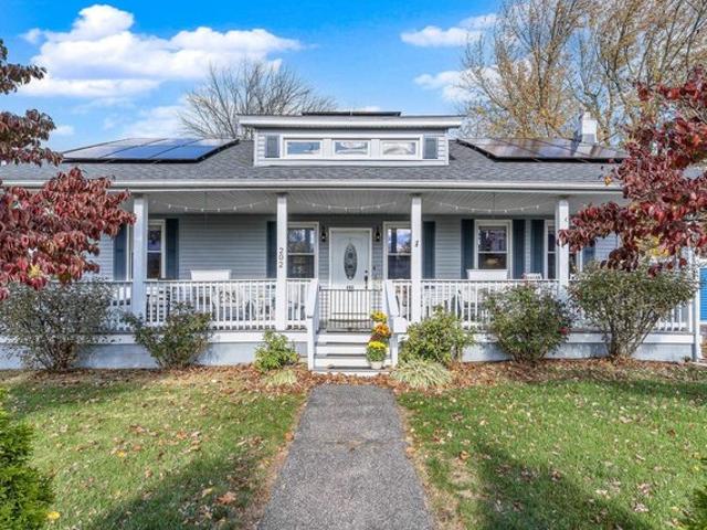202 Mitchell St, Manchester, NH 03103