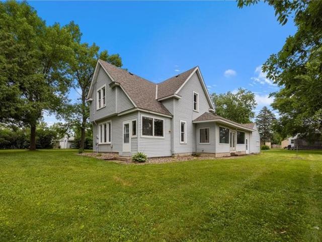 202 N 2nd St, Darwin, MN 55324