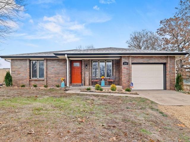 202 N 36th St, Nixa, MO 65714