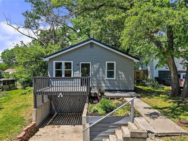 202 N Titus Ave, Excelsior Springs, MO 64024