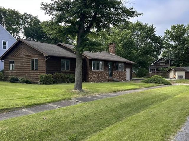 202 N Van Buren St, West Frankfort, IL 62896