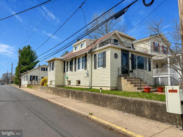 202 N Washington St, Telford, PA 18969 | MLS #PAMC2172 | Compass