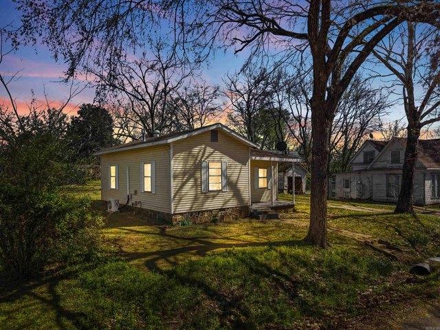 202 N Griffin St, Morrilton, AR 72110