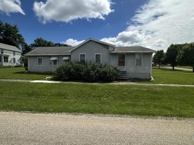 202 N Madison St, Washburn, IL 61570