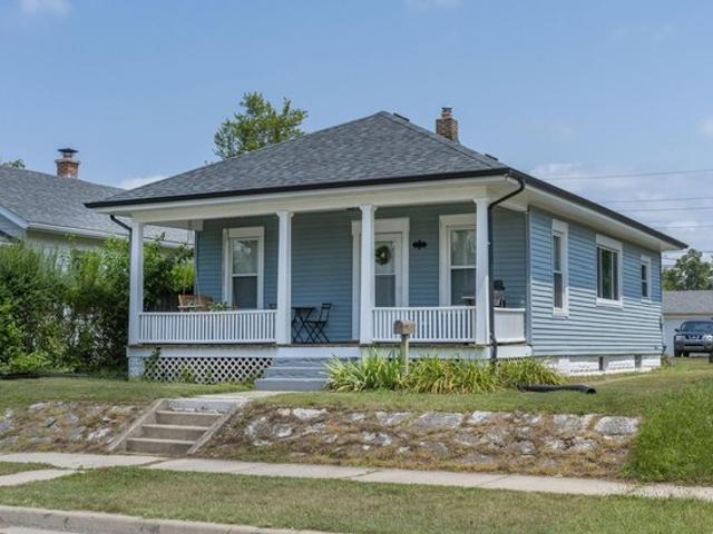 202 N Middleboro Ave, Mishawaka, IN 46544