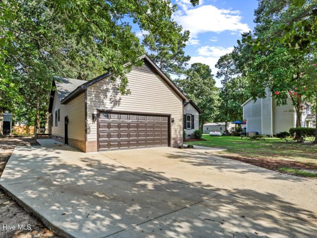 202 N Pointe Drive