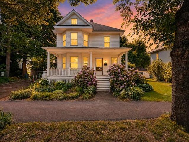 202 Norfolk St, Bangor, ME 04401