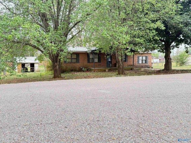 202 Nanela Dr, Moulton, AL 35650