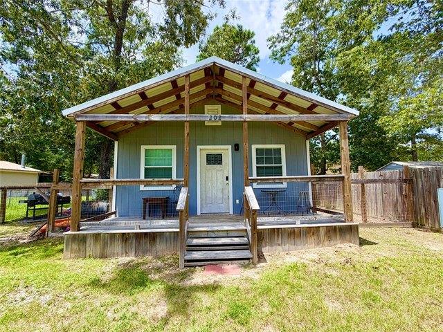 202 Nassau Ln, Pointblank, TX 77364