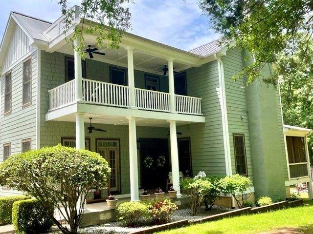 202 Newport Dr, Greenwood, SC 29649