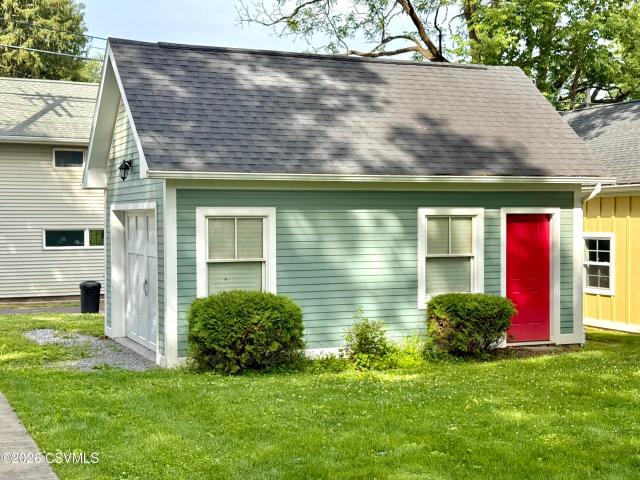 202 S 2ND Street