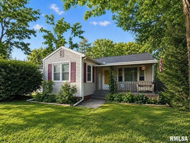 202 S Wood St, Athens, IL 62613