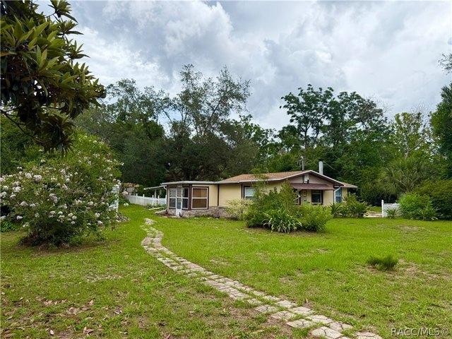 202 S Central Ave, Inverness, FL 34452