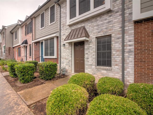 202 S College St # 9