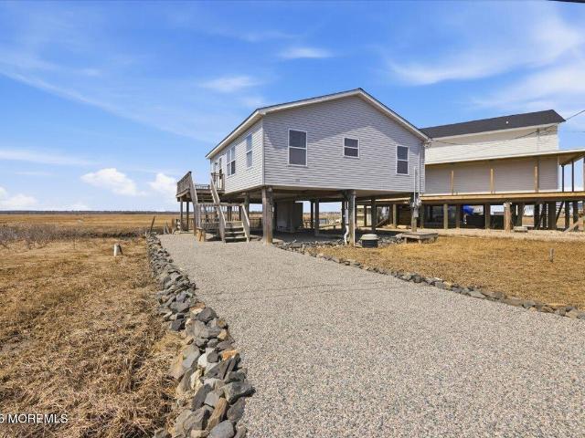 202 S Creek Drive