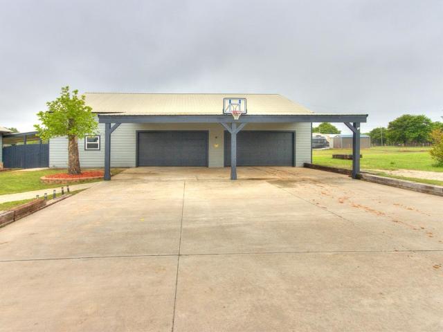 202 S Pottawatomie Road