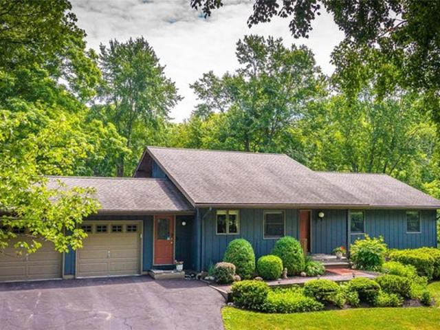 202 S Quaker Ln, Hyde Park, NY 12538