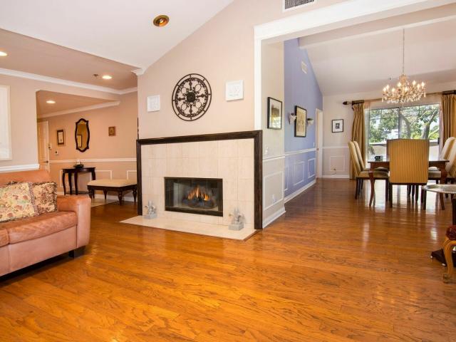 202 South Holliston Avenue, #301, Pasadena, US, CA