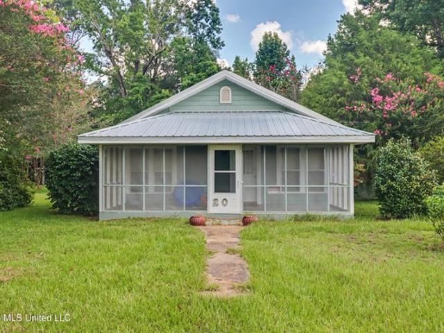 202 Saint John Rd, Brooklyn, MS 39425