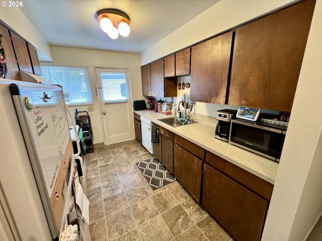 202 SE 157TH AVE