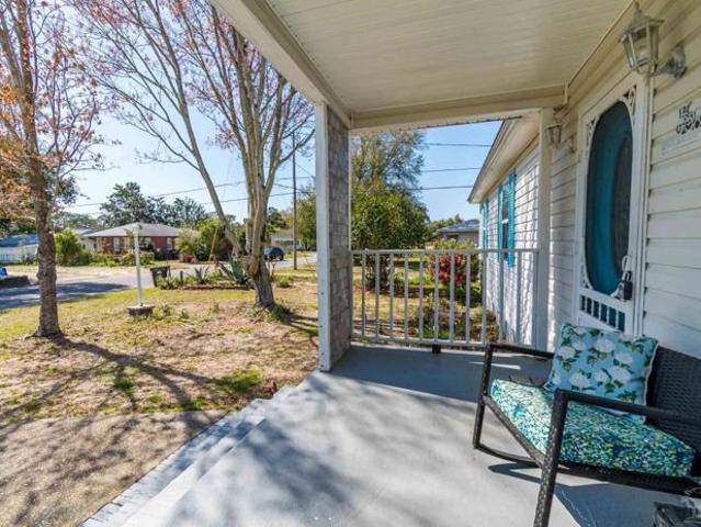 202 SE Kalash Rd, Pensacola, FL 32507