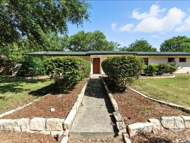 202 Shalimar Dr, Castle Hills, TX 78213 | MLS #1960 | Compass