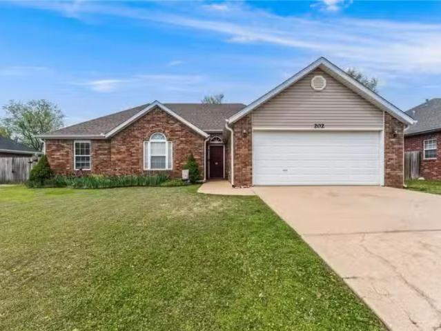 202 SHANE DR, CENTERTON, AR 72719 Single Family Residence For.