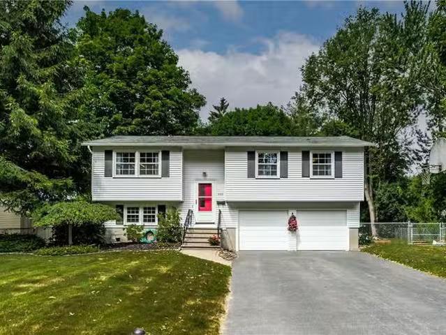 202 SINGLE DR, SYRACUSE, NY 13212 Single Family Residence For.