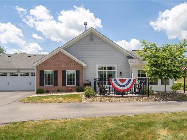 202 Spring Valley Dr, Zelienople, PA 16063