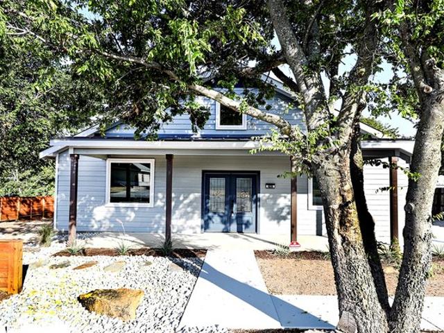 202 Strong St, Bowie, TX 76230